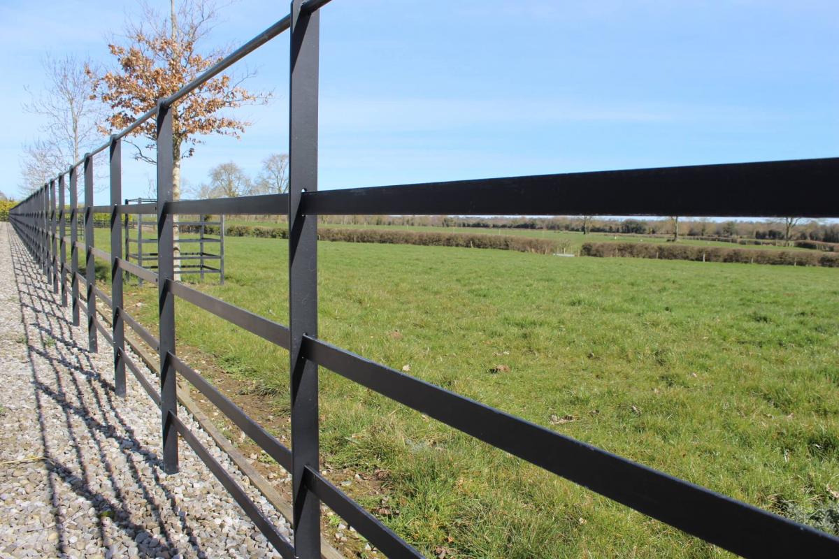 Estate Fence - Fencing product by Mulligan Fencing
