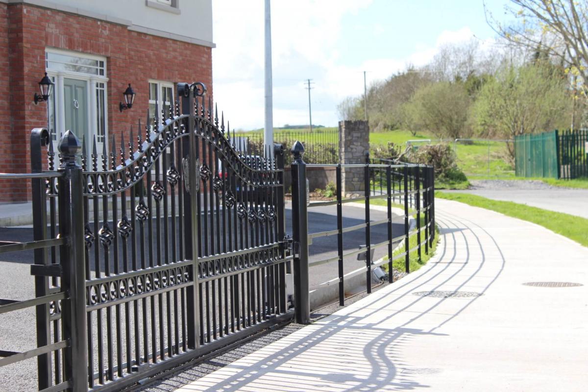 Estate Fence - Fencing product by Mulligan Fencing